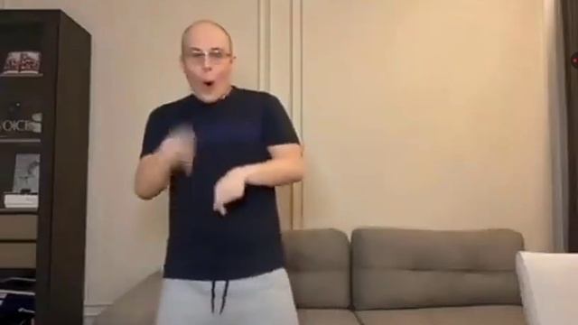 Оригинальная песня ВОЗЬМИ ТЕЛЕФОН ДЕТКА!