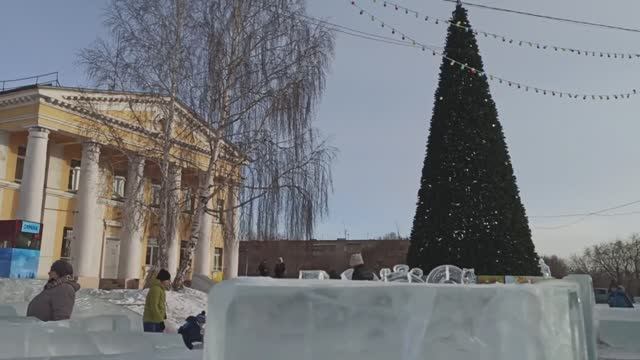 Магнитогорск, новогодняя ёлка у дворца культуры Железнодорожников, 12-й  участок (21.12.2020)