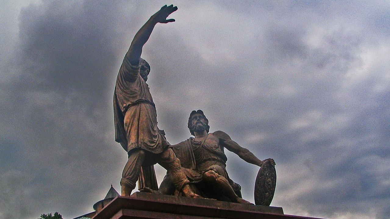 СИМВОЛИКА РОССИИ - 1612: О ПОДВИГЕ НИЖЕГОРОДСКОГО ОПОЛЧЕНИЯ в фильме с нашими учениками 2006 года