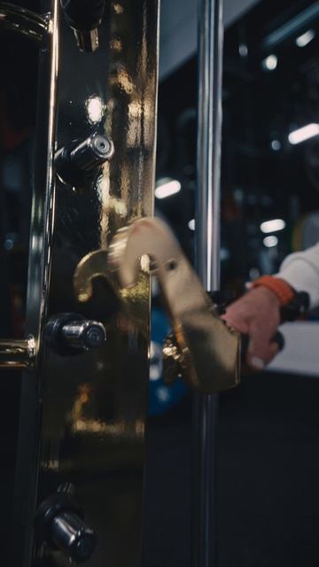 Тренажёр Смита - это сила.