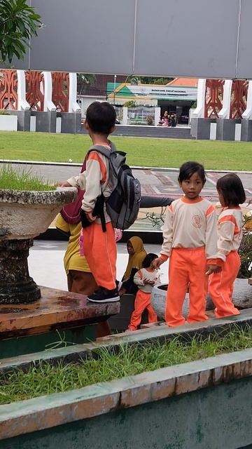 дети Индонезии