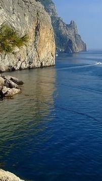 KISS ME - $ GLITTER AND GOLD $ - ПРИПОДНЯТАЯ