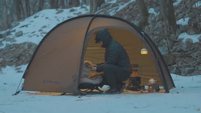 RYUCAMP Зимний отдых в теплой палатке на снегу с моей собакой .