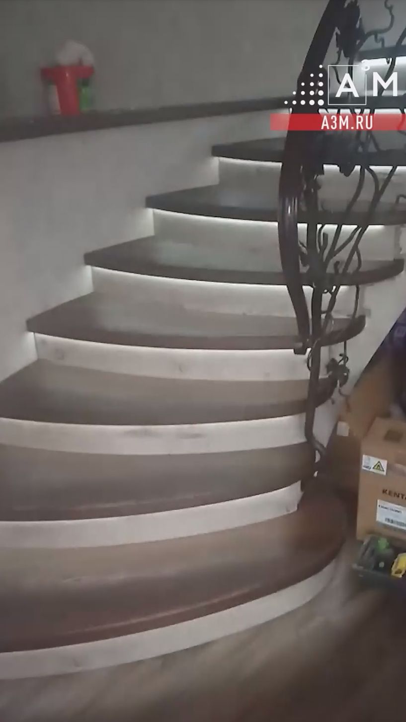 Подсветка лестницы A³M — отзыв клиента | Автоматическая подсветка ступеней в доме