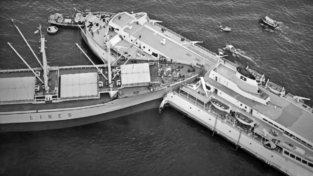 Теплоход «Сергей  Есенин»