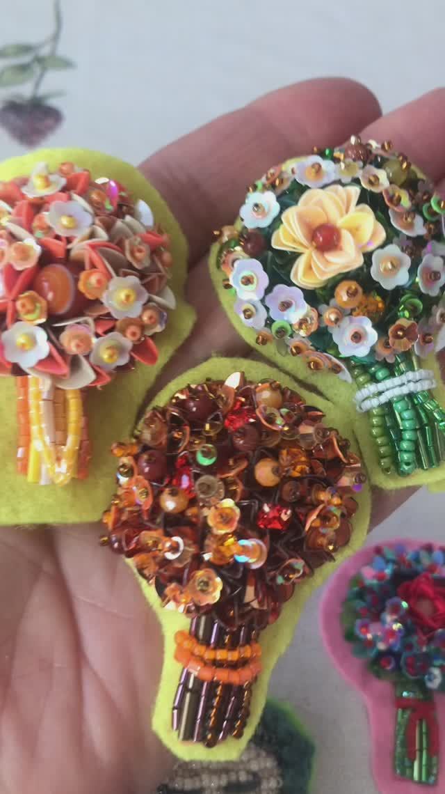 Мои работы из бисера Букеты и Девочка