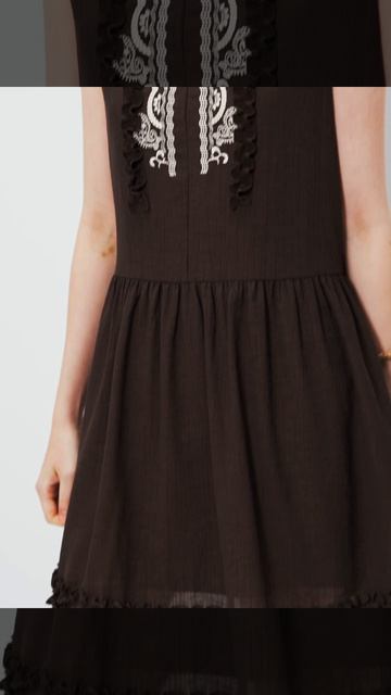 Платье льняное коричневое с вышивкой