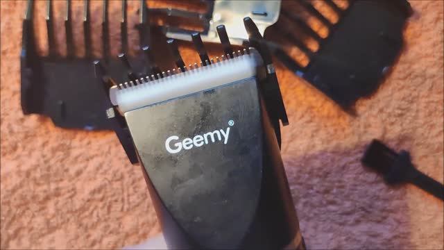 Машинка для стрижки волос . GEEMY.