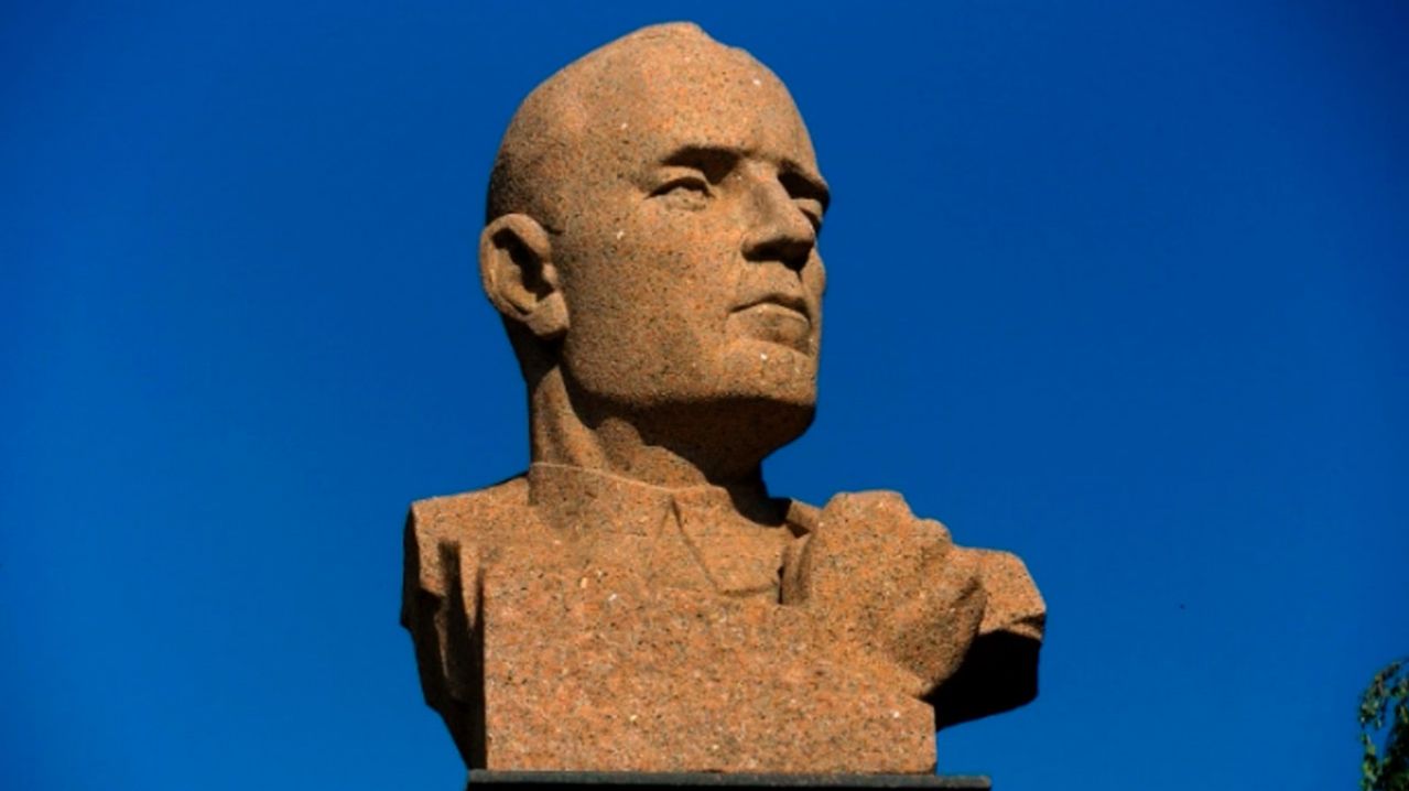 Памятник Карбышеву Д.М.