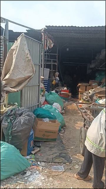 Как живут и зарабатывают во Вьетнаме? Реальная жизнь без фильтров 🇻🇳