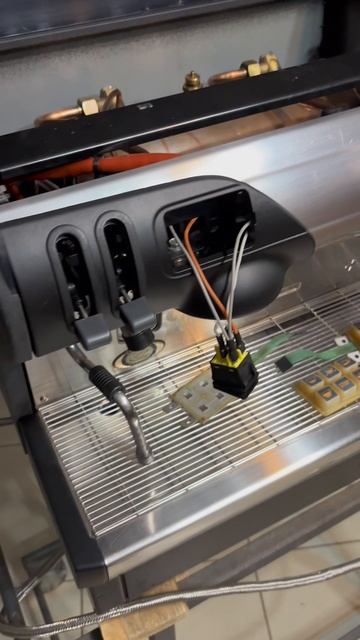 Немного доработали и освежили кофемашину