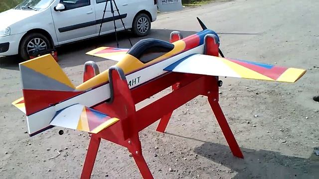 Атлант №2 на подставке.