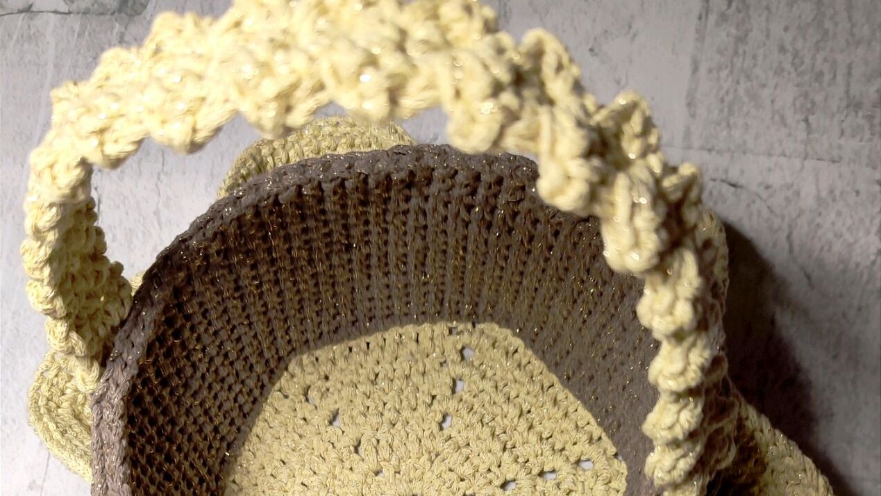 Часть 9 Вяжем ручку к пасхальной корзине