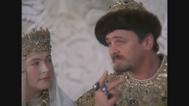 А вы думаете нам царям легко? Фрагменты из фильма ″Иван Васильевич меняет профессию″. 1973 г.