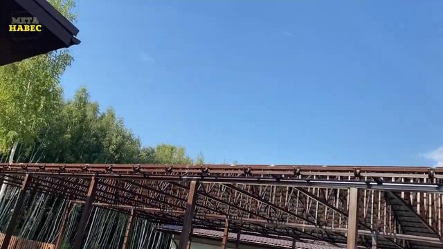 Монтаж двускатного навеса