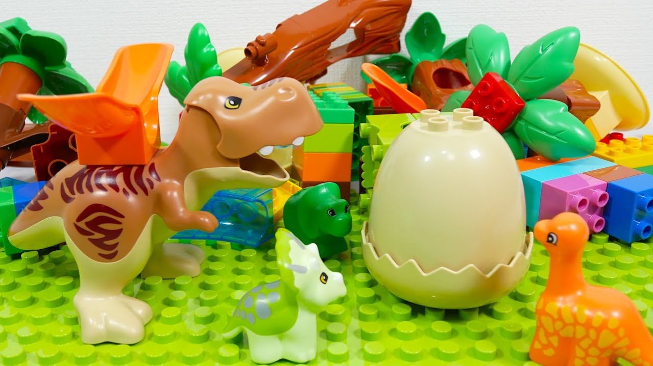 СТРОИМ ГОРКУ ДЛЯ ШАРИКОВ С ЯЙЦОМ ДИНОЗАВРА КАТАЕМ ШАРИКИ ДЛЯ ДЕТЕЙ ДЕТСКИЙ КАНАЛ ИГРАЛКИ-ЗАЛИПАЛКИ