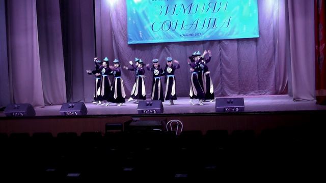 Буряткий танец (девушки)