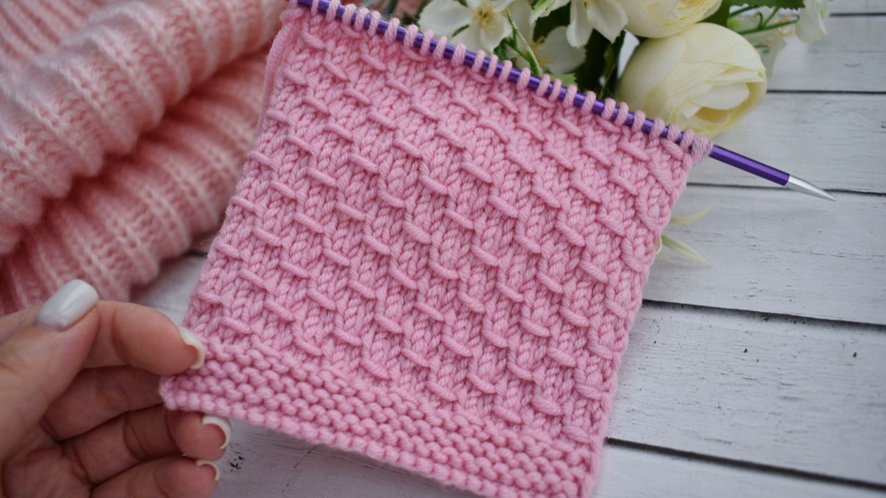 Рельефный узор спицами "Чешуя"