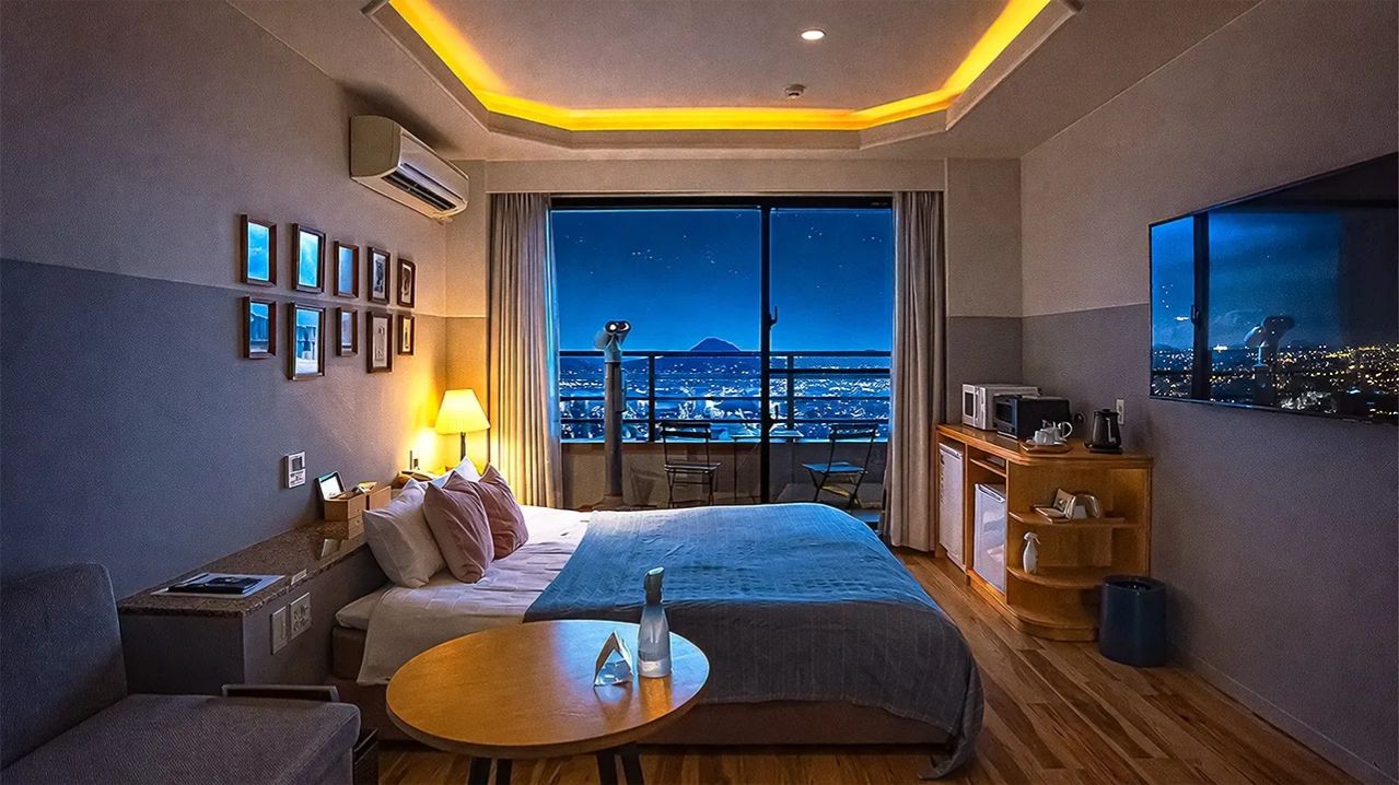 Самый выгодный способ путешествовать по Японии: переночуйте в love hotel в портовом городе