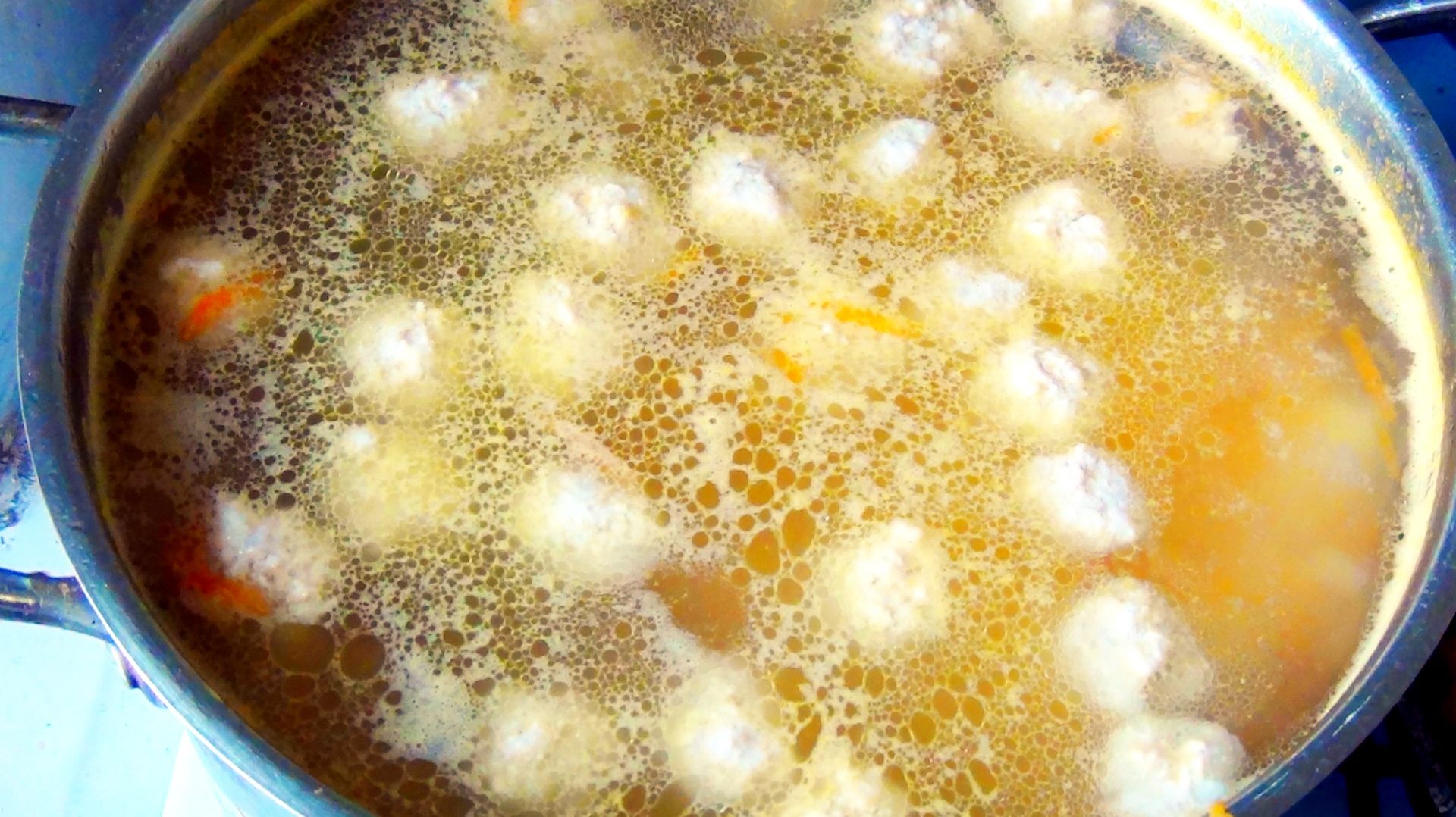 Суп с фрикадельками и лапшой быстрый простой - рецепт