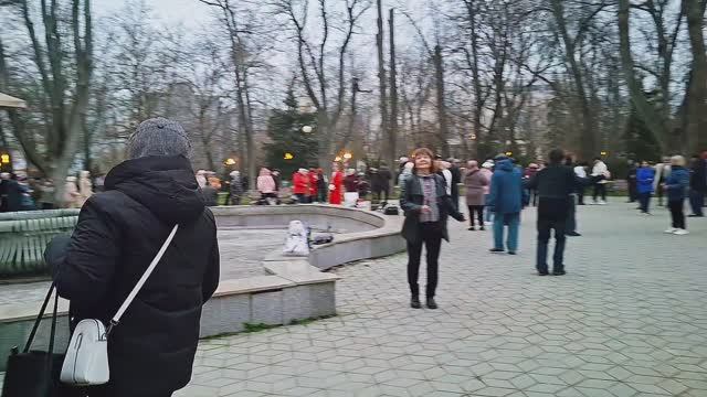 В парке Горького/танцуют все💃