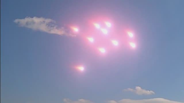 СРОЧНО! Гигантское НЛО летит на Казахстан! Люди в смертельной опасности! Реальное видео 2026