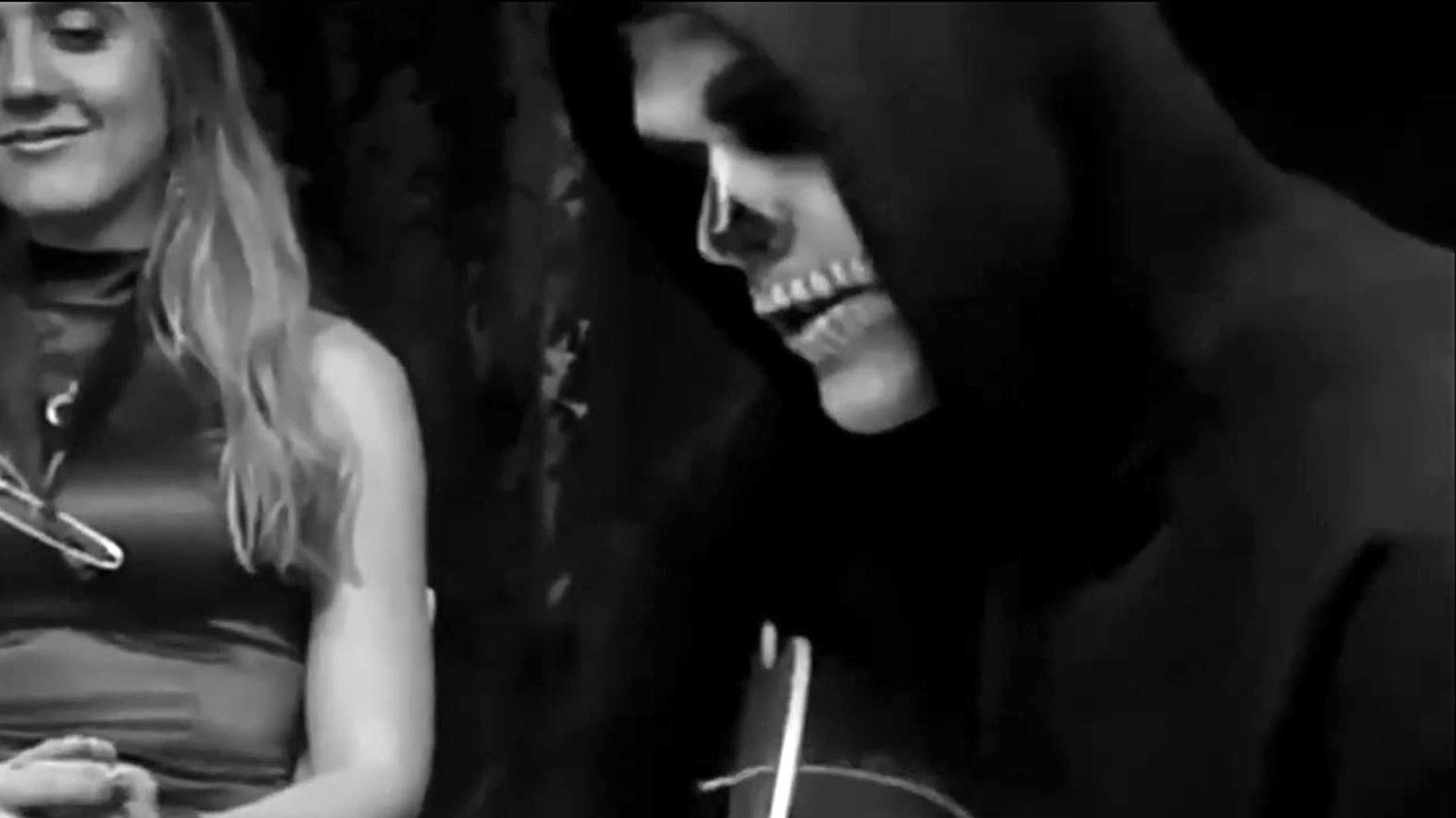 "Я вижу тебя насквозь!" - Сын исполняет песню собственного сочинения