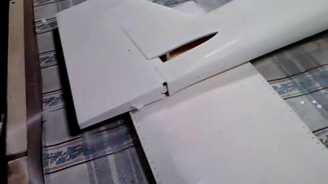 №5- Под грунтовал фюзеляж.