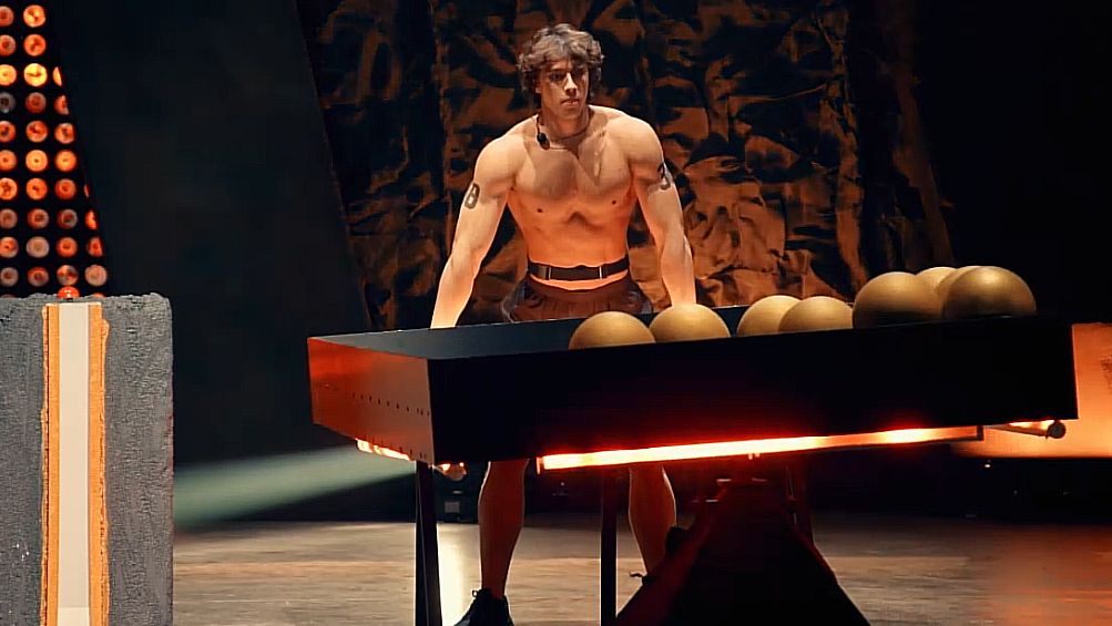 Сколько участников выбыло в 9 выпуске шоу "Титаны 4 Битва сезонов" от 22.03.26?