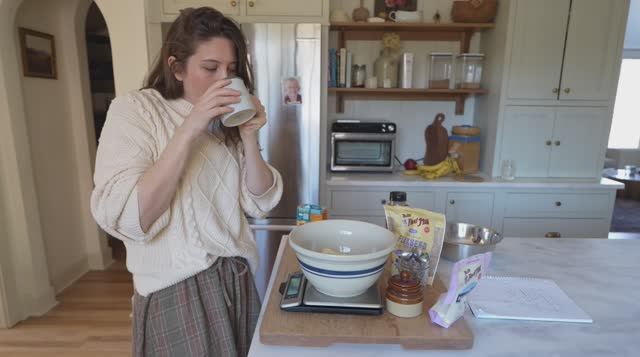 Christine's Notebook  Кормлю свою голодную семью (во время зимней бури)