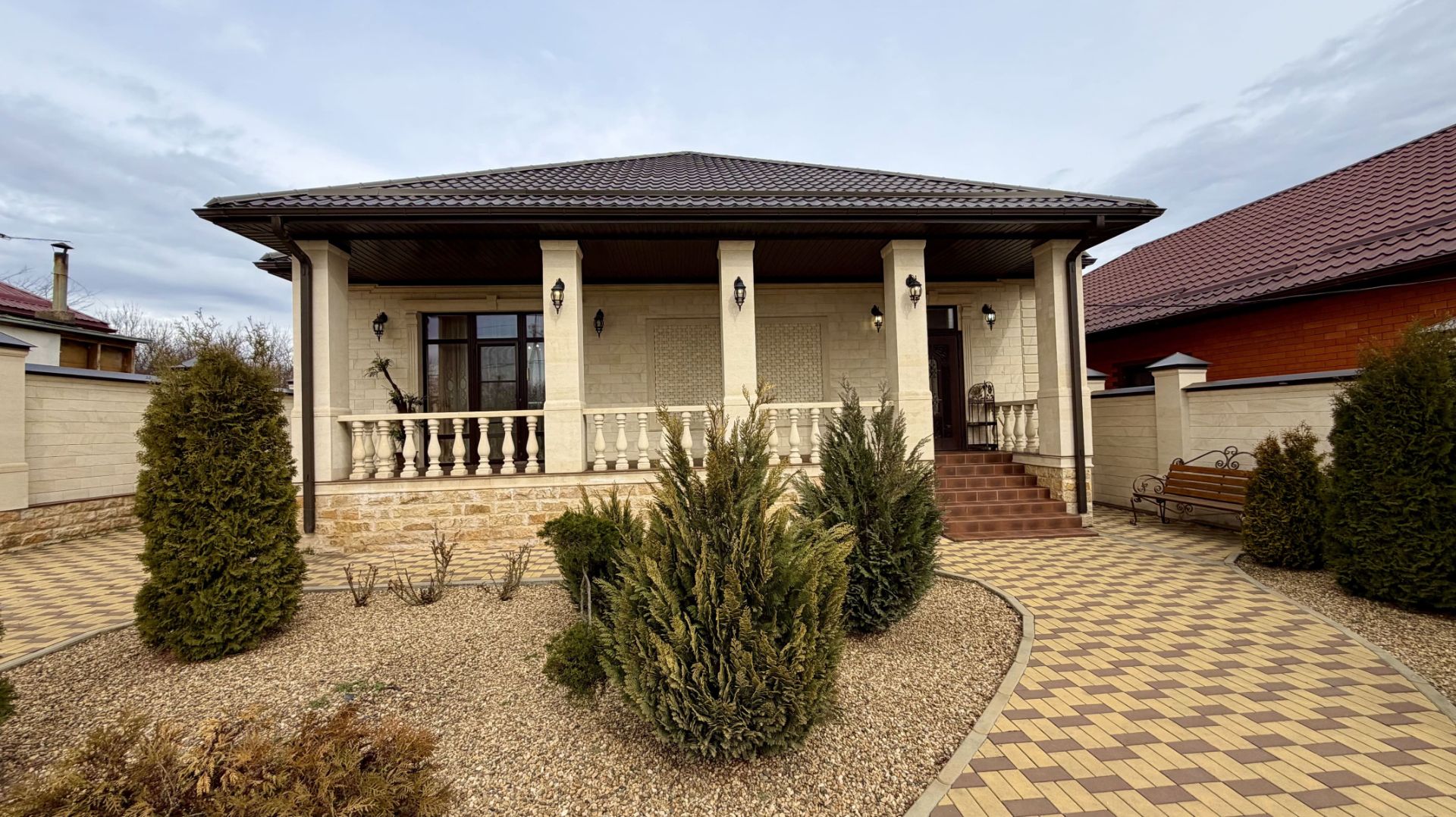 Заходи и живи! Дом с ремонтом и техникой под Краснодаром!