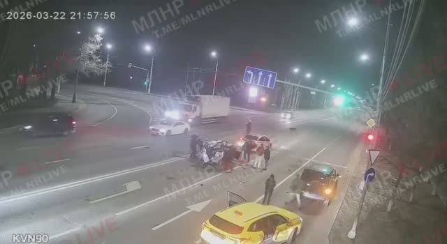 Момент ДТП 🔞с мотоциклистом на Оборонной в Луганске🔞