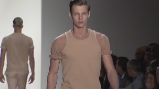 Показ мужской коллекции Calvin Klein весна-лето 2015