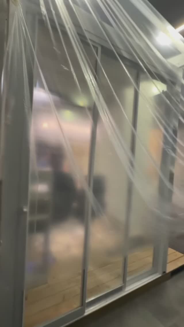 Монтажные работы в шоуруме в ИЦ «Аструм»