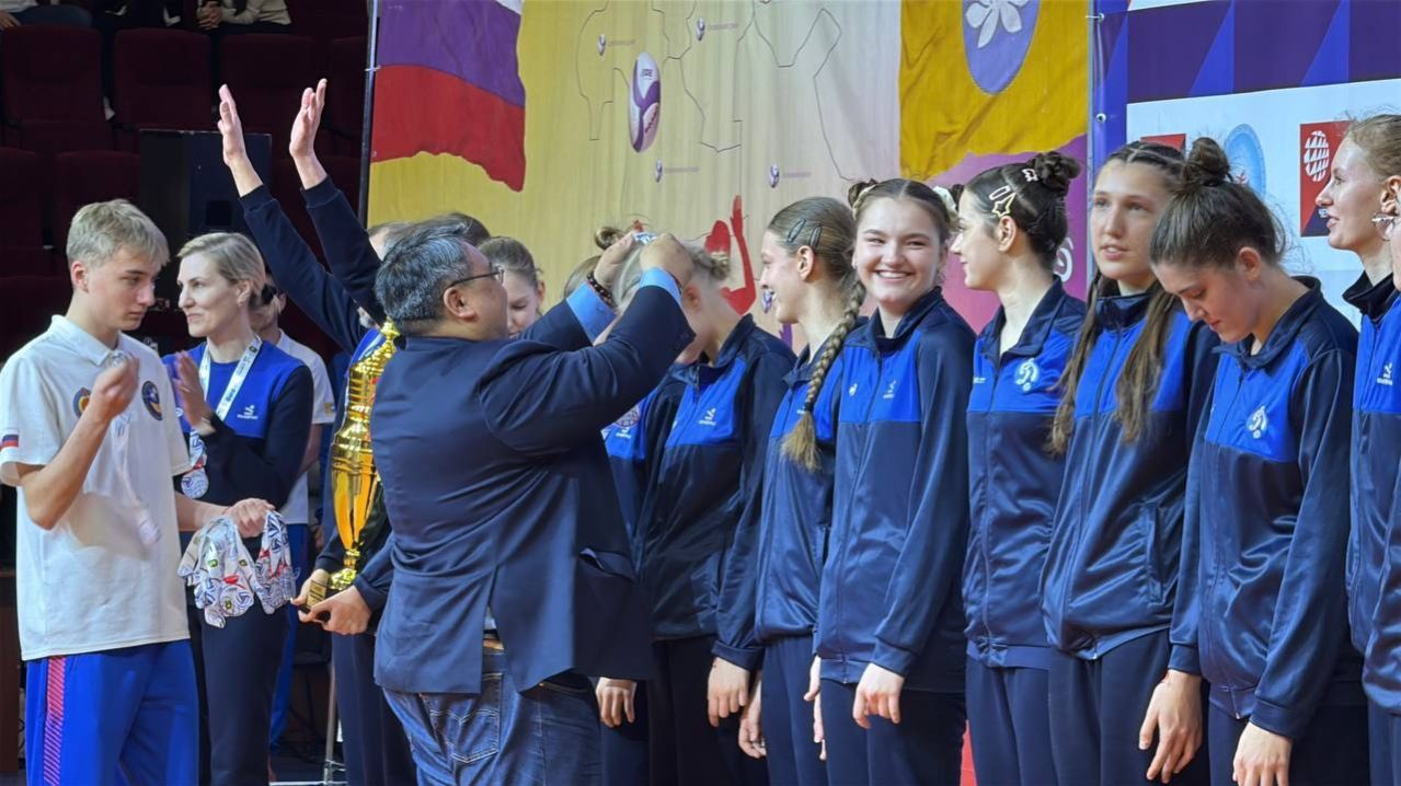 Элиста. Весна. Награды и медали для Первой лиги