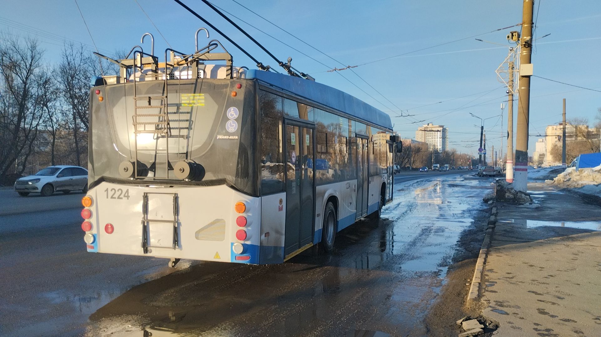 Поездка на новом троллейбусе ВМЗ-5298.01 «Авангард» № 1224, маршрут 15