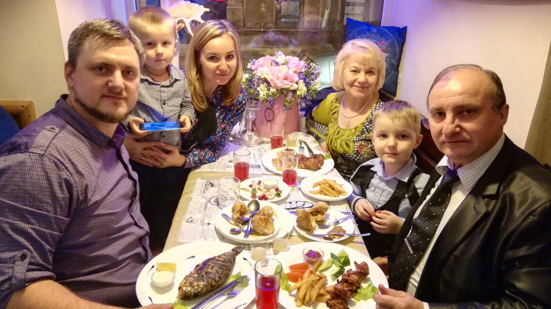 2019_03_08_ДР тёти Гали в Одессе-мама и цирк