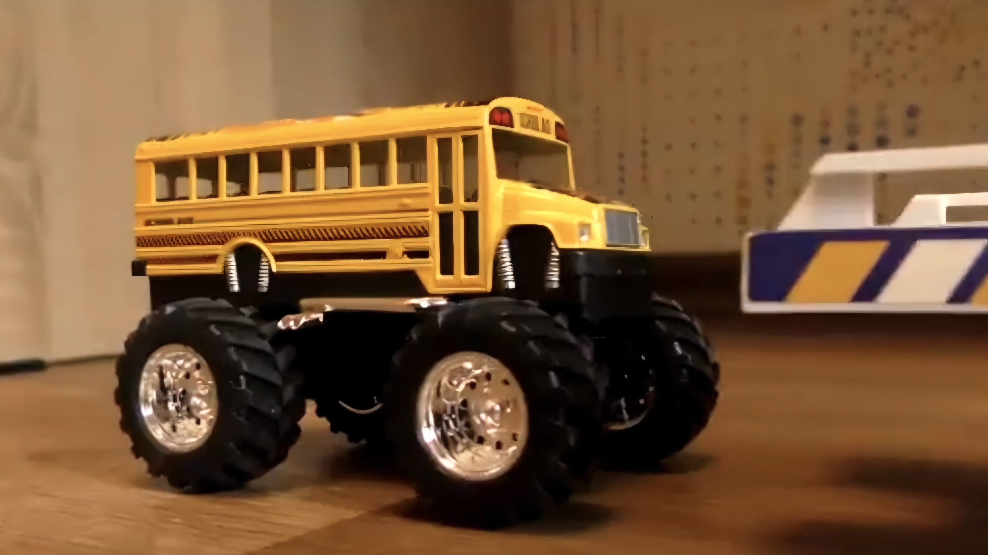 МУЛЬТИК ПРО МАШИНКИ МОНСТР-ТРАК. МУЛЬТФИЛЬМЫ ДЛЯ МАЛЬЧИКОВ.  ДЕТСКИЕ МАШИНКИ.