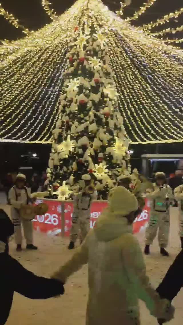 ансамбль Космонавтов - хоровод вокруг ёлки