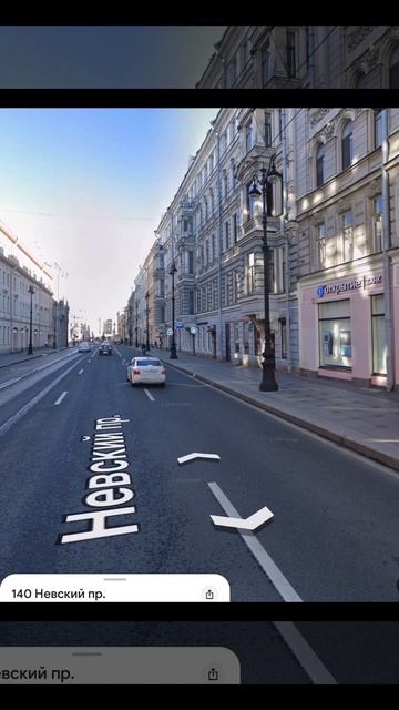 Изразцовые печи и камины украшают одну из квартир в доходном доме А.К. Савина на Невском проспекте.