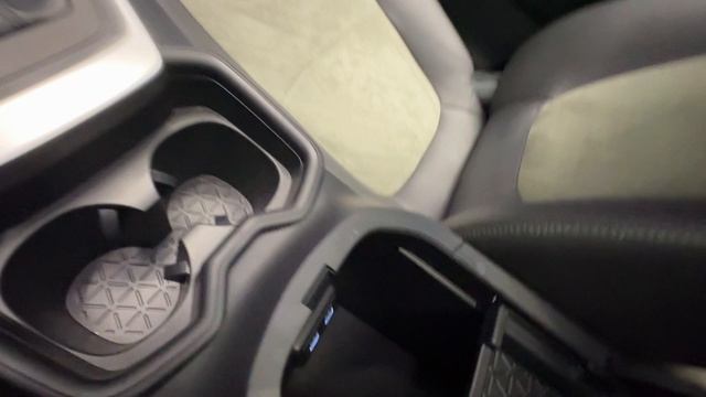 Обзор Toyota RAV 4 | Авто в наличии | Toyota RAV 4