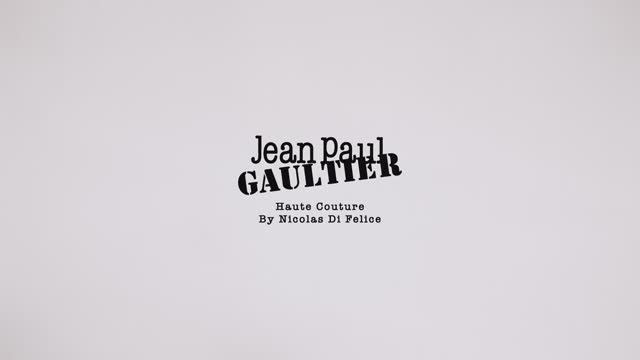 Показ женской коллекции Jean Paul Gaultier осень-зима 2024-2025