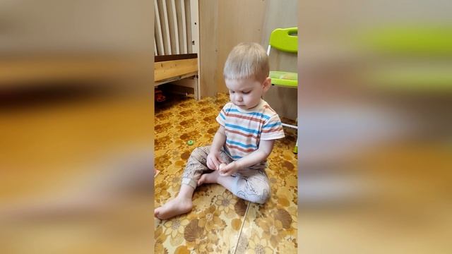 Собираем прирамидки, мироше 2,2 года. Март 2026