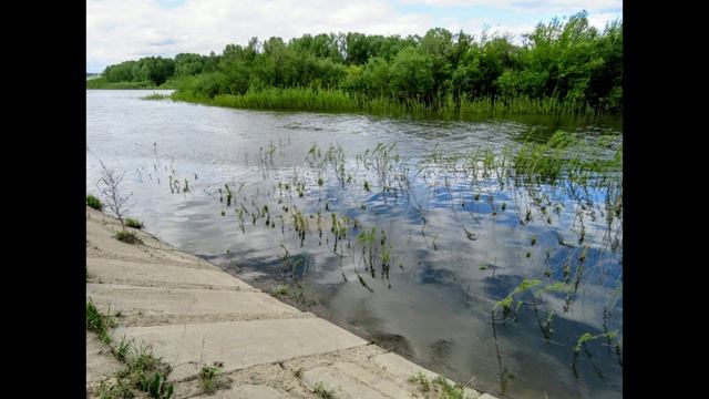 И не надо печалится - всё впереди - песня