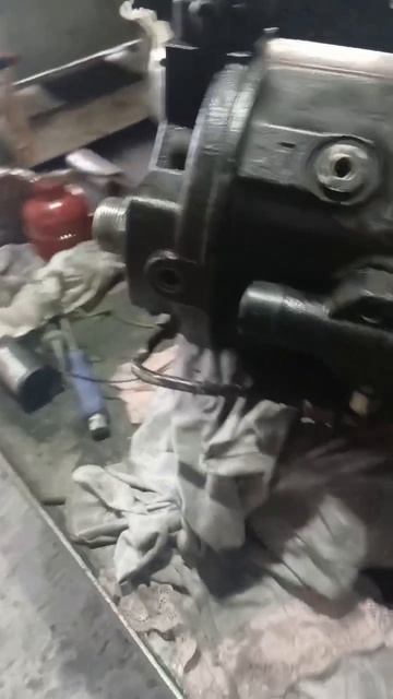 Ремонт гидронасоса с CAT: замена поршней, распределительной шайбы и ремкомплекта