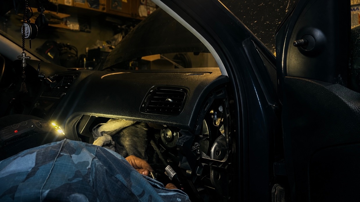 Замена мотора отопителя на Volkswagen polo sedan 2012