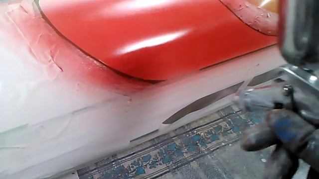 №14- Покраска фюзеляжа красным цветом.