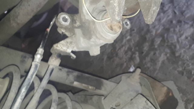 смена задних тормозных дисков на рено флюенс