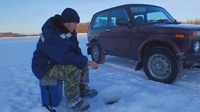 Клёвая Русская Рыбалка! В Последнее ДЕНЬКИ Зимы на ХАРИУСАВ и ЛЕНКОВ!!!