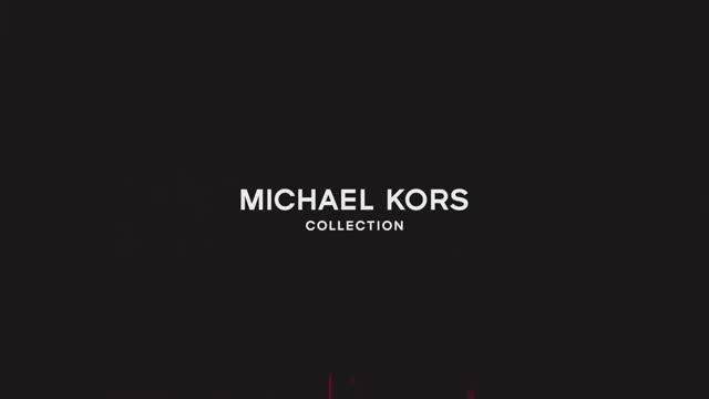 Показ женской коллекции Michael Kors осень-зима 2022-2023